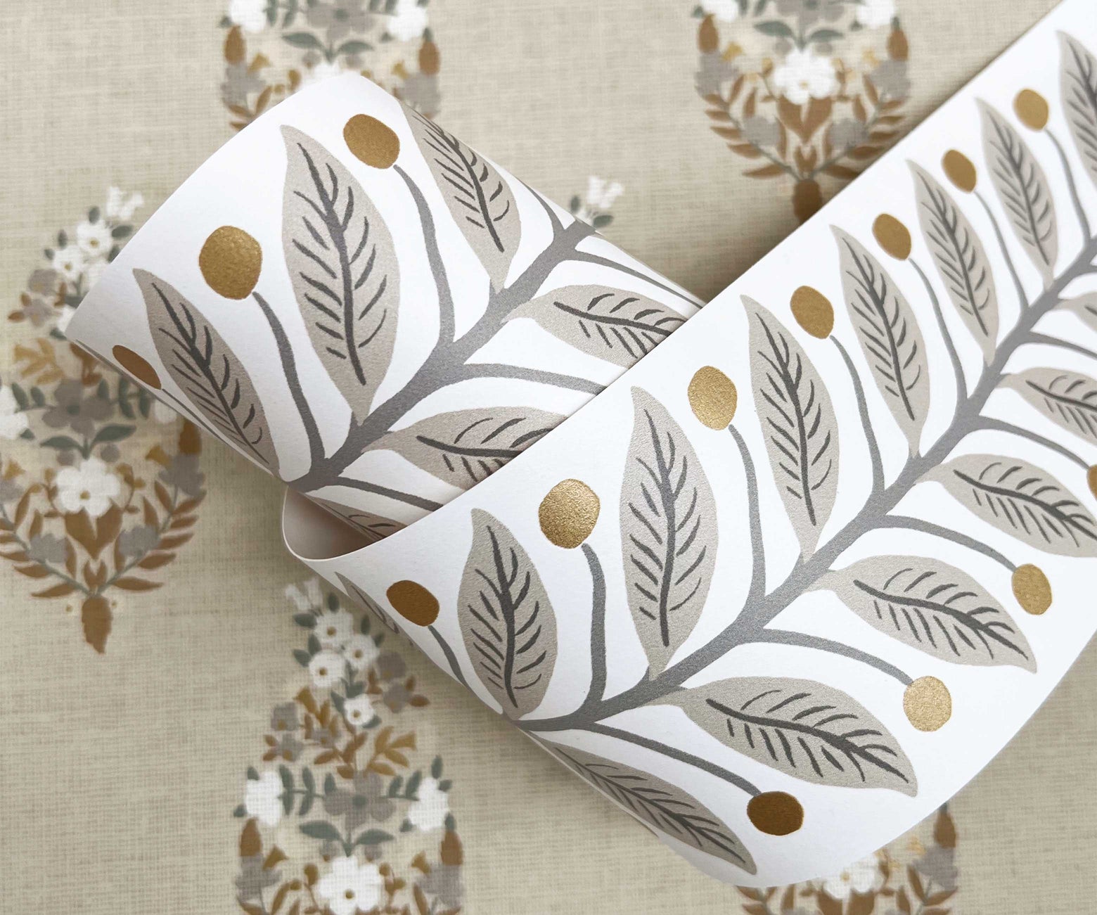 Garden Trim Wallpaper Border - Linen | Rifle Paper Co.